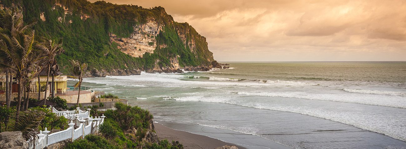 Pantai Parangtritis → Harga Tiket, Akomodasi, dan Tips Wisata