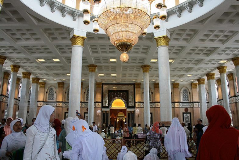 18 Masjid Termegah di Indonesia, Wisata Religi dan Arsitektur Unik